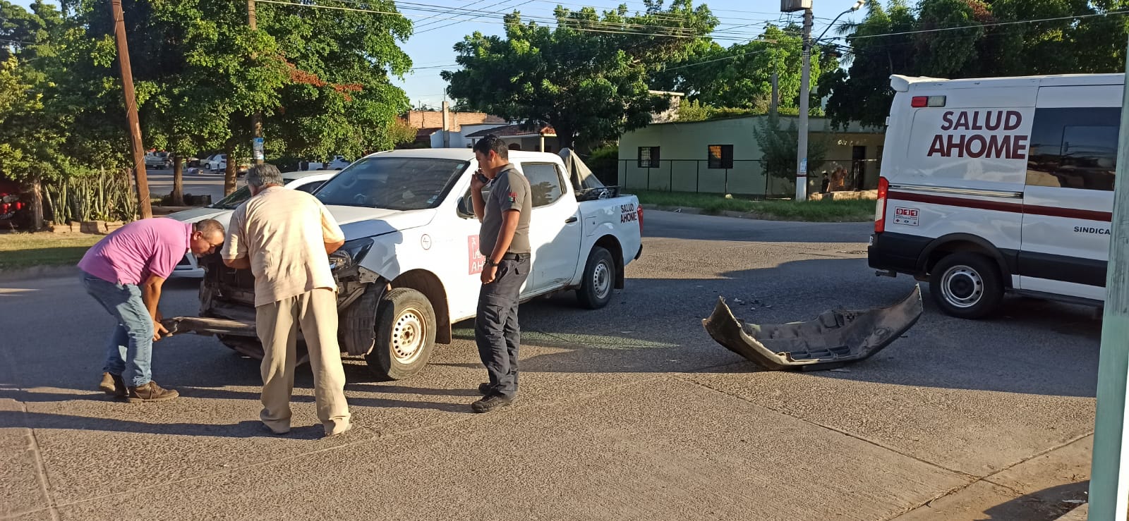 Camioneta se pasa el alto y provoca accidente en Los Mochis; el saldo ...