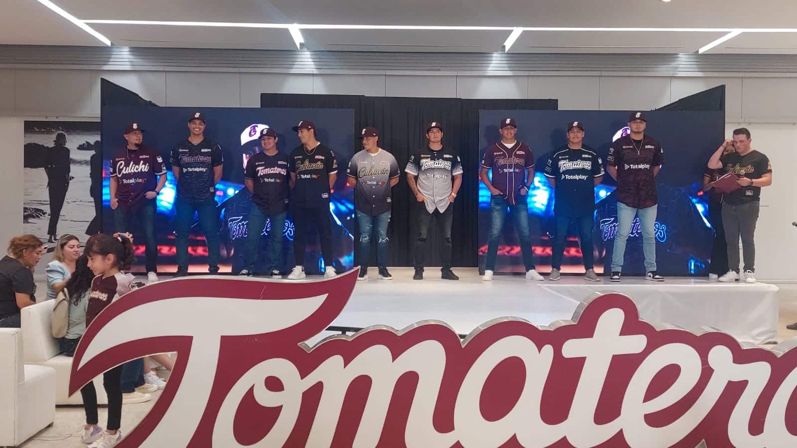 VIDEO: La nueva casaca de Tomateros fue presentada en Culiacán | Línea ...